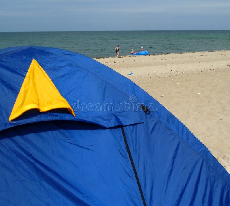 Das Zelt stockbild. Bild von einzeln, blau, zelt, kampieren - 43250351