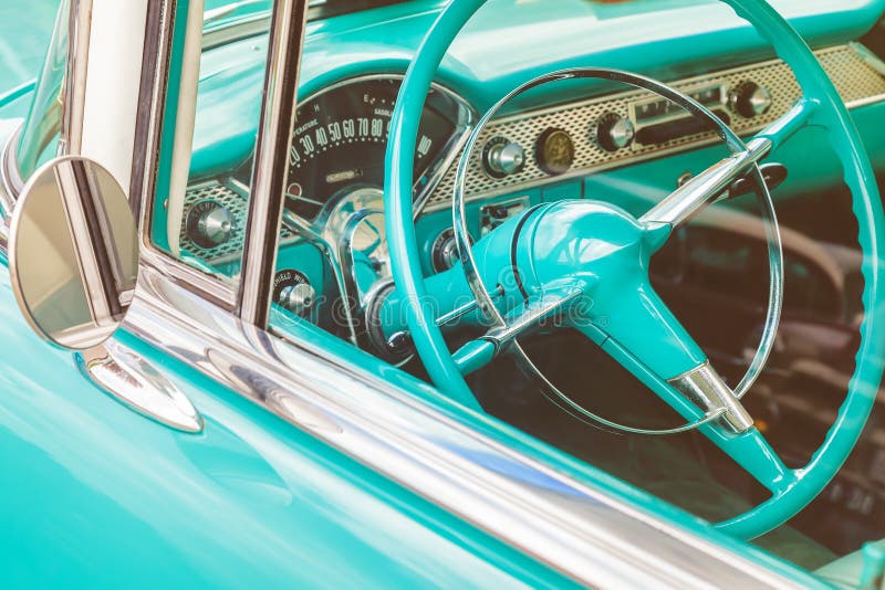 Prachtige Retro Auto. Elegantie En Stijl Uit Het Eerste Deel Van De 20e ...