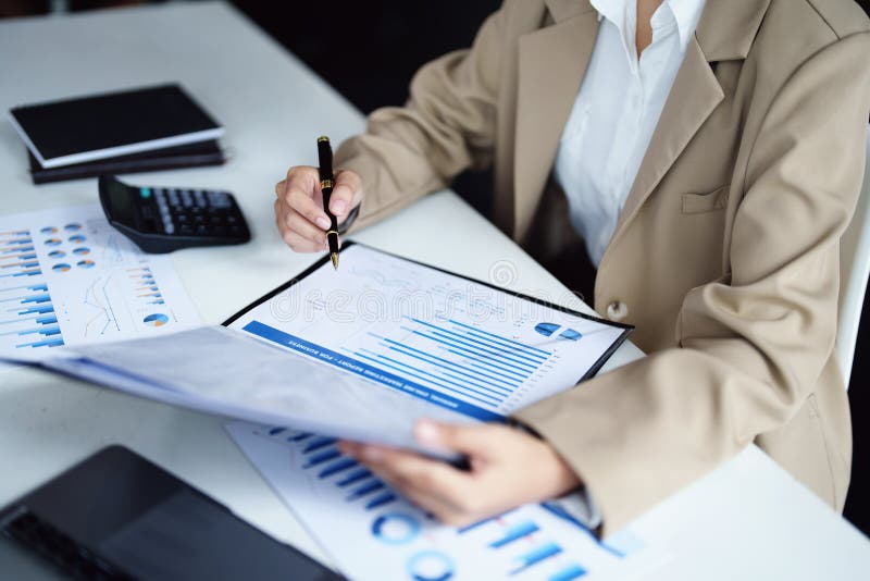 Data Analysis, Plan, Marketing, Accounting, Audit, Asian Business Woman ...