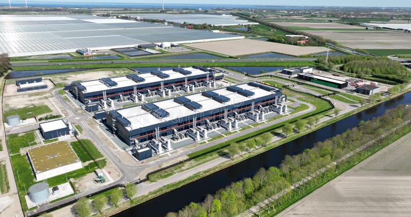 Data Center, Computing Center, Hyperscaler, Computer Servers, Cloud ...