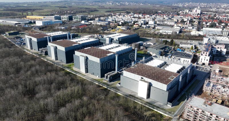 Data Center Space, Frankfurt 4 Data Center, Housing it and Network ...