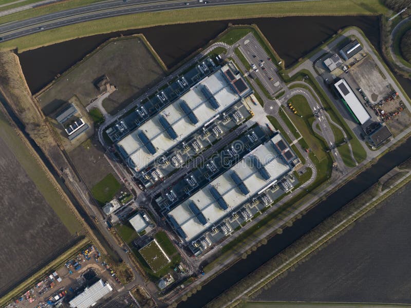 Data Center, Super Computer, Quantum Computing, Storage Clouds Space ...