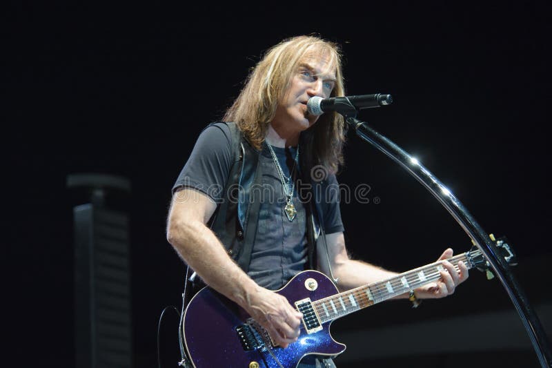 REO Speedwagon Dave Amato editorial stock image. Image of live - 45774289