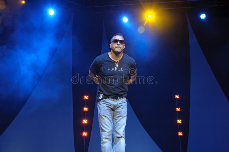 David Torres editorial image. Image of nice, star, performance - 22251510