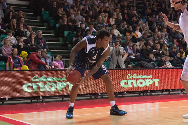 Davon Jefferson editorial photo. Image of dribbling, krasnye - 23320041