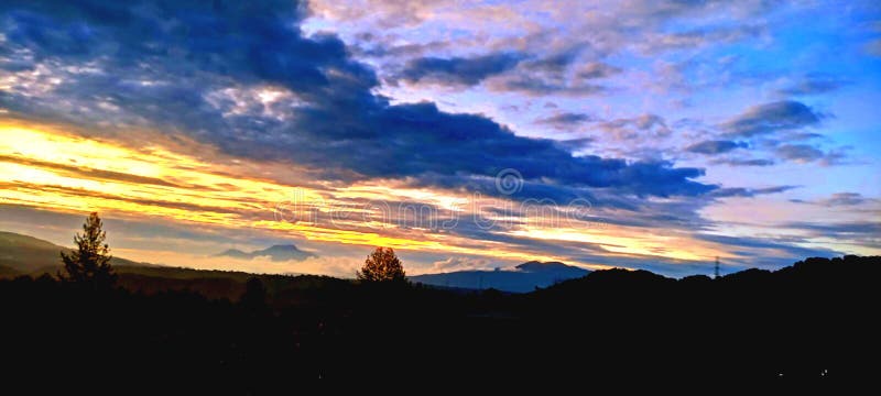 Dawn Sky Panorama, Sunset Hills Looks Stock Image - Image of prairie ...