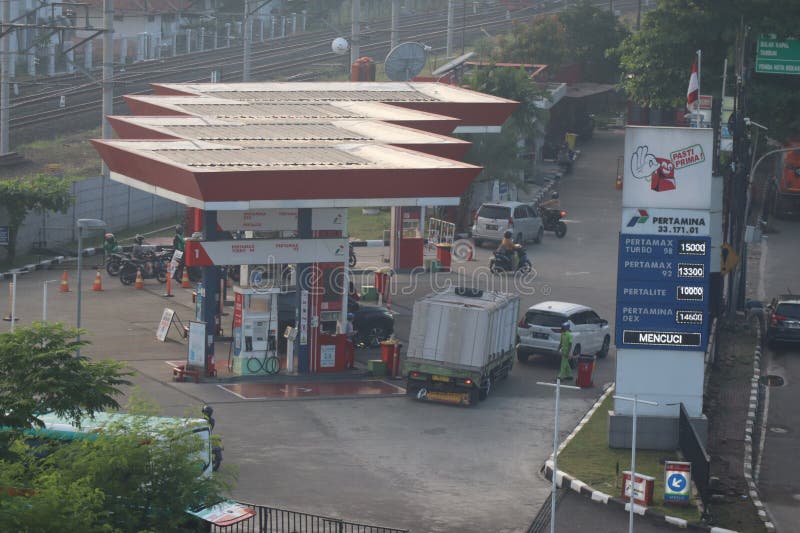 During the Day Refueling Activities Editorial Stock Photo - Image of ...