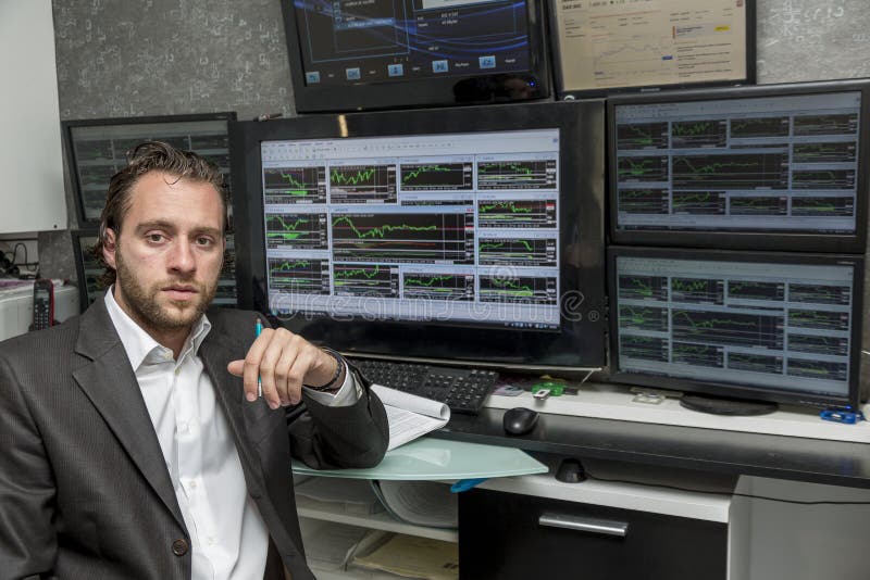 Day traider editorial photo. Image of commercial, choice - 28931996