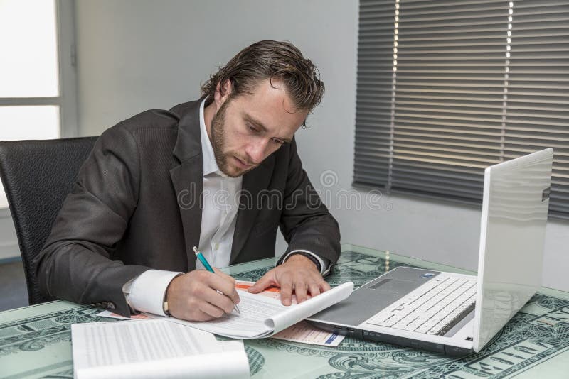 Day traider editorial photography. Image of office, shopper - 28932197