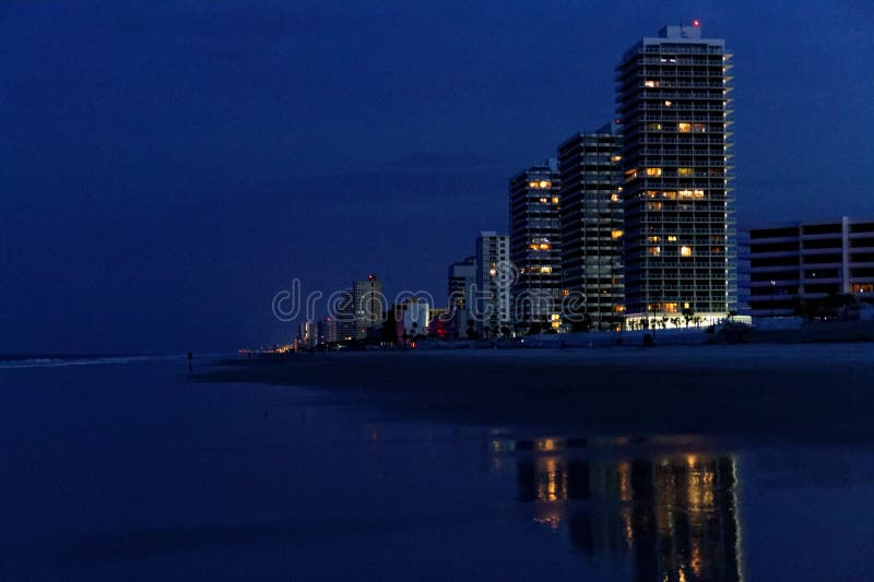 Daytona beach by night editorial photography. Image of beach - 157143092