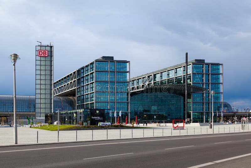 DB Berlin Hauptbahnhof Station Editorial Photography - Image of ...