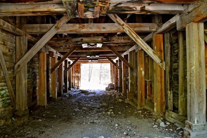 hi reddit! i need some tips on how i can add detail to the entrance of ...