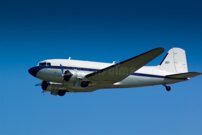 Douglas DC-3 Historic Aircraft Stock Photo - Image of force, restored ...