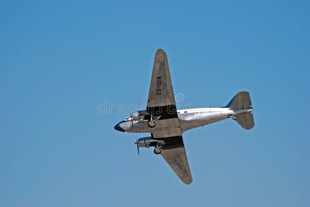DC 3 Propeller Aircraft Aerobatic Display Editorial Stock Photo - Image ...