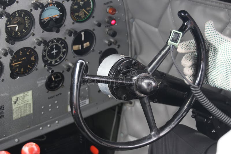 DC3 cockpit steering pilot stock image. Image of dashboard - 33097937