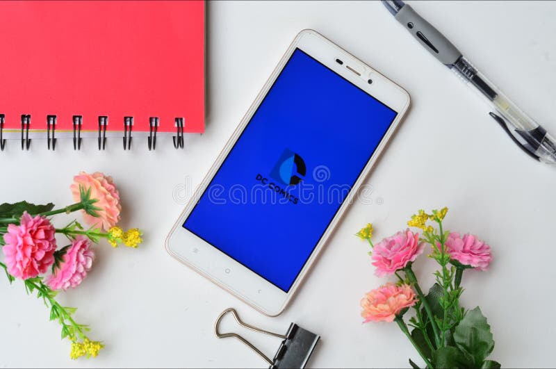 Dc Comics on Smartphone, Popular Comic in the World Wide Editorial ...