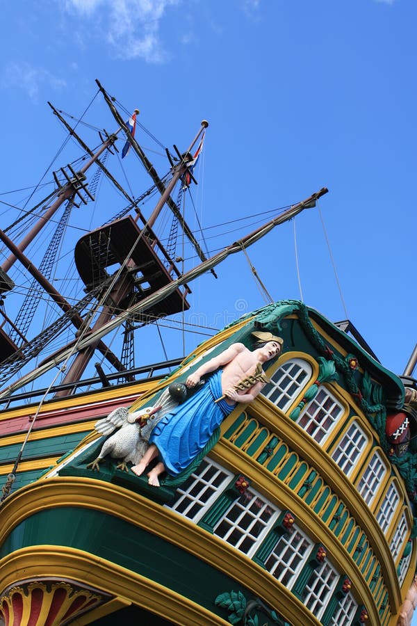 De Achtersteven En De Masten Van De Zeilboot Stock Afbeelding - Image ...