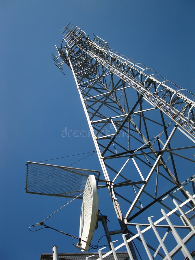 De Antenne Van De Zender En Van De Ontvanger Stock Afbeelding - Image ...