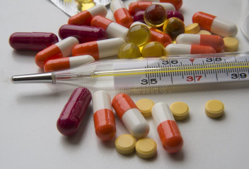 De Attributen Van De Behandeling Stock Foto - Image of dosis, koorts ...
