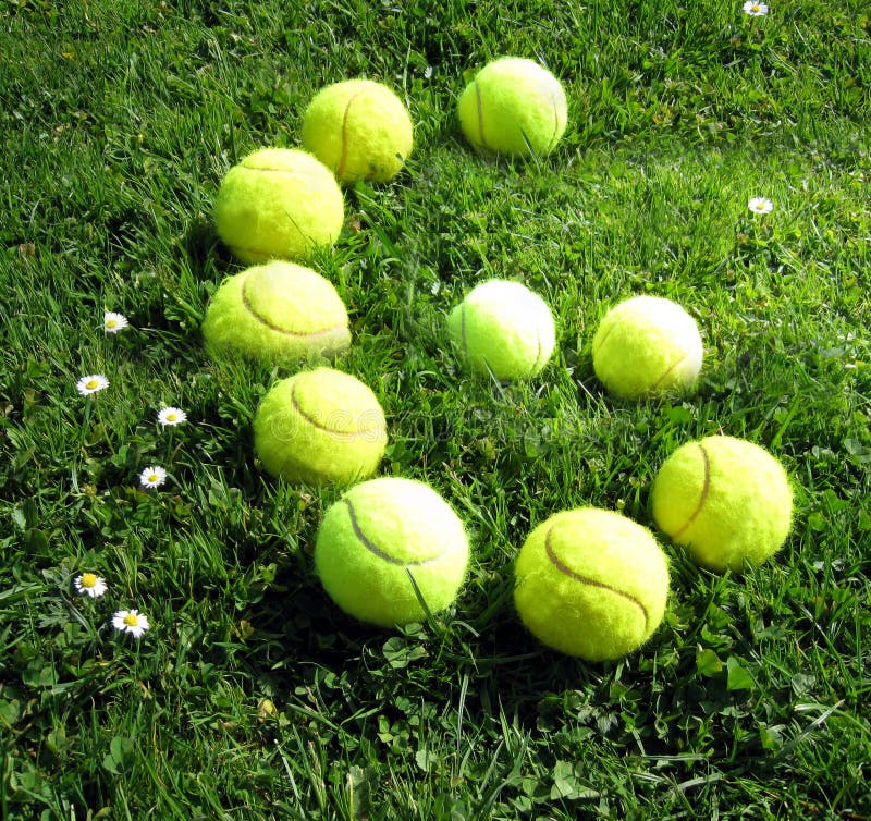 De Ballen Nummer Zes Van Het Tennis Stock Afbeelding - Image of gebied ...
