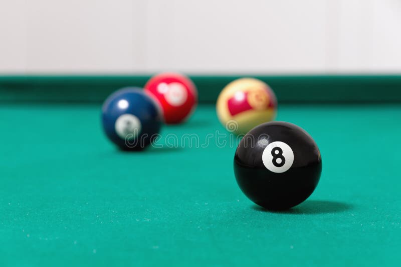 De ballen van het biljart stock afbeelding. Image of vermaak - 26572781