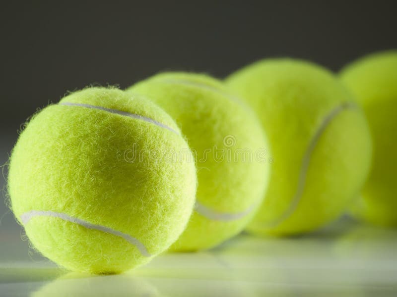 De Ballen En De Racket Van Het Tennis Stock Foto - Image of recreatie ...