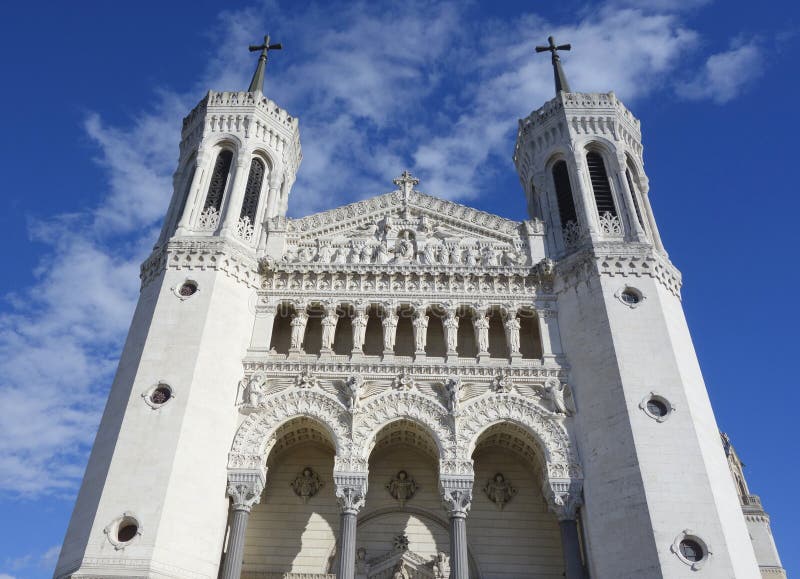 Kerk in Lyon stock afbeelding. Image of katholiek, lyon - 5191669