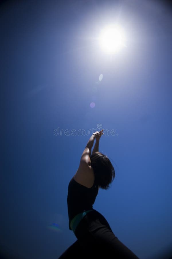 De begroeting van de zon stock foto. Image of duisternis - 5362126