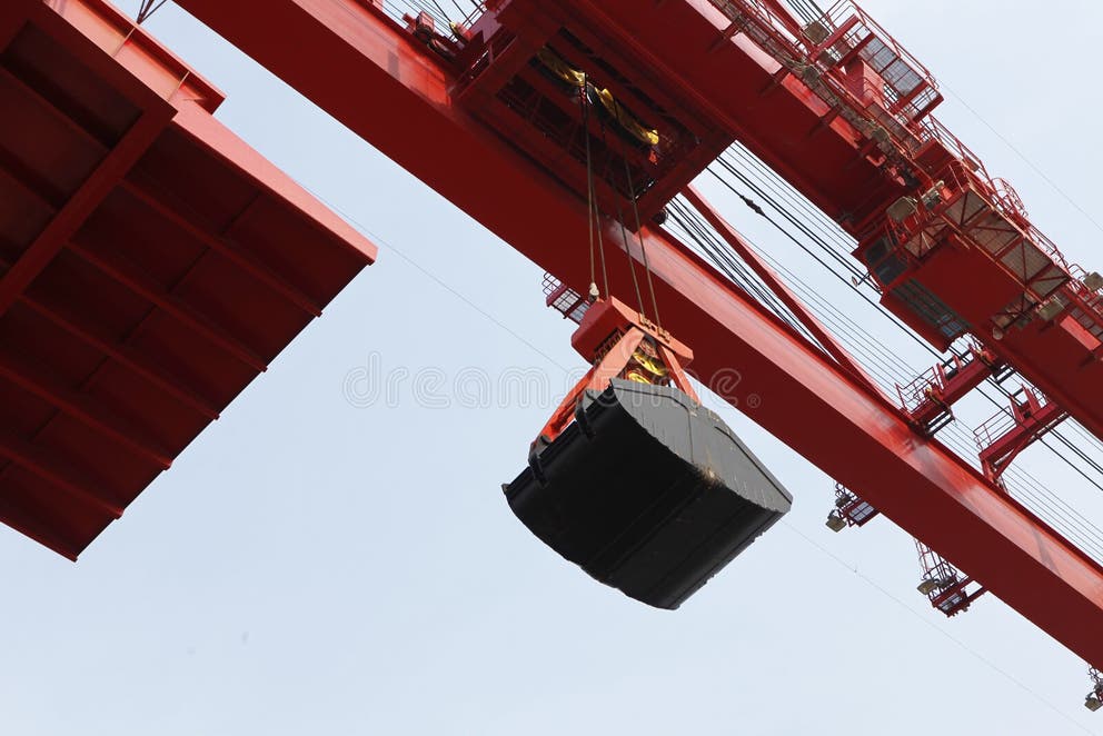 De Behandeling Van Ijzererts Van De Kraan Stock Foto - Image of ijzer ...