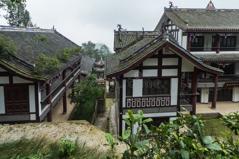 De Berg Oude Gebouwen Van Sichuan Qingcheng Stock Afbeelding - Image of ...
