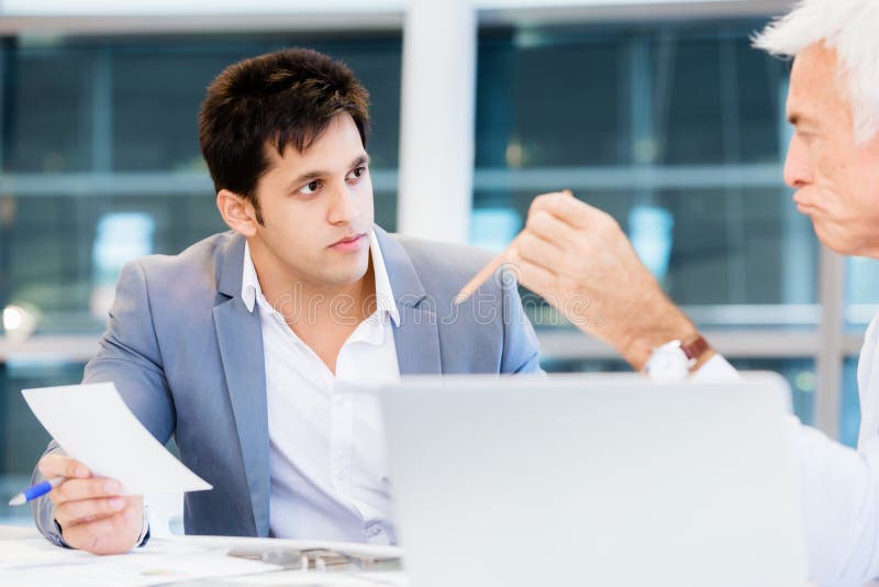 De Bespreking is De Manier Aan Oplossing Stock Foto - Image of bureau ...