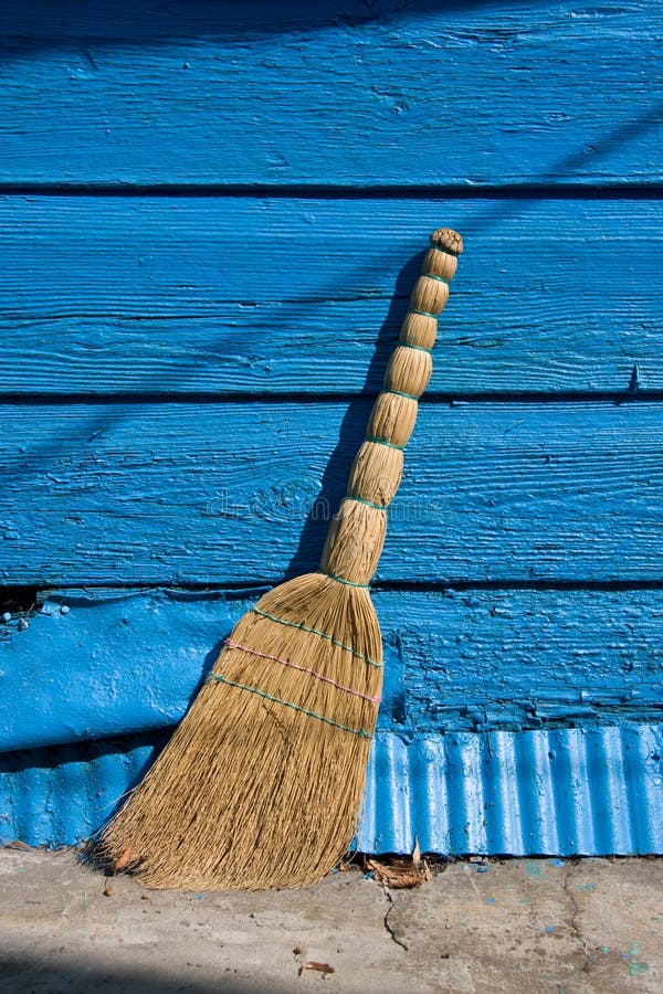 De nieuwe bezem van Nice stock afbeelding. Afbeelding bestaande uit ...