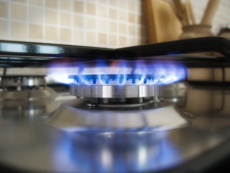 Blauwe Vlam in De Keuken Op Een Brander Stock Afbeelding - Image of ...