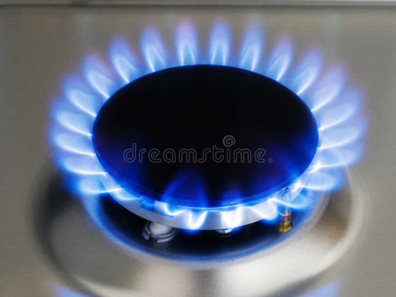 Blauwe Vlam in De Keuken Op Een Brander Stock Foto - Image of ...