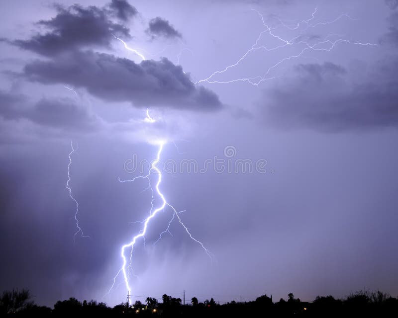 Tucson Lightning stock foto. Image of wolken, bliksem - 6081264
