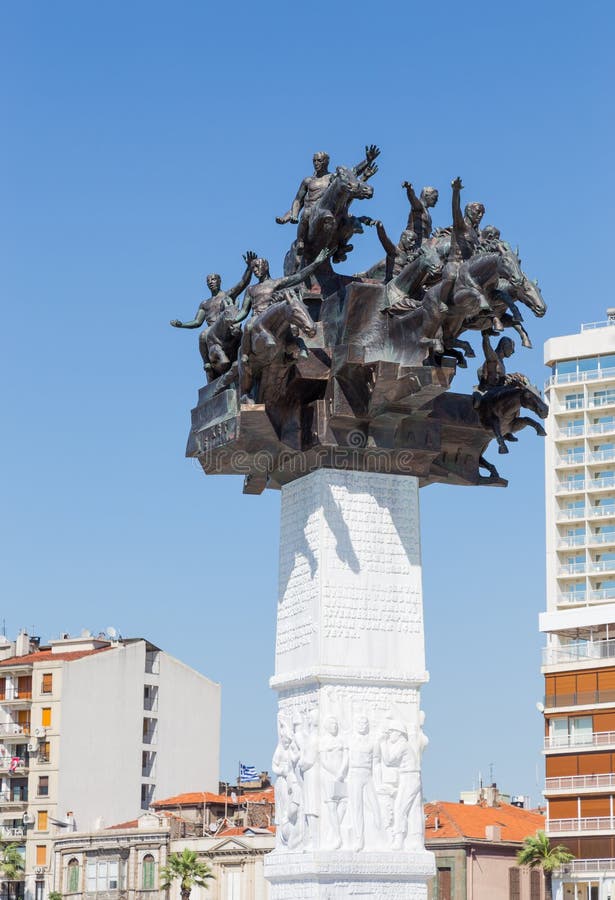 De Boommonument Van De Republiek, Izmir, Turkije Stock Afbeelding ...