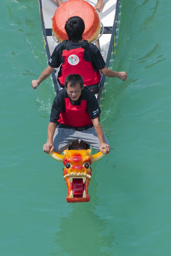 Het Traditionele Bootras Hield Om Nieuwjaar 2015 Te Vieren, Pogend ...