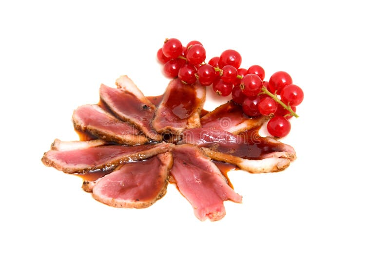 De Borstfilet Van De Eend Met Saus En Rode Bessen Stock Afbeelding ...