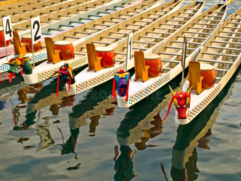 De boten van de draak stock foto. Image of pret, boot - 3005374