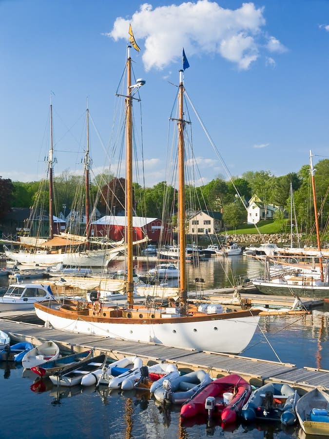 De Boten Van De Haven, Camden Maine Stock Afbeelding - Image of ...