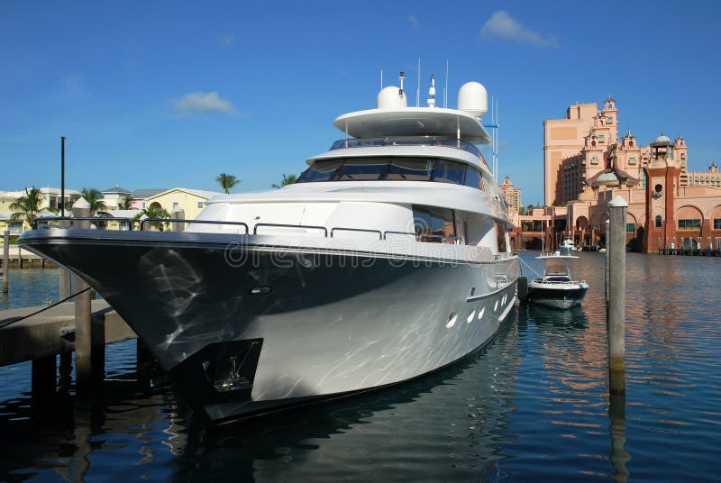 De Boten van de luxe stock foto. Image of architectuur - 14613558