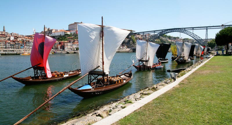 De Boten Van De Wijn in Porto Stock Foto - Image of stad, toerisme ...