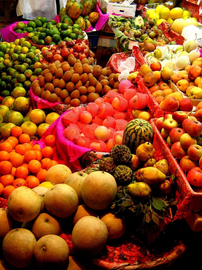 De Kleurrijke Vertoning Van Het Fruit Stock Afbeelding - Image of appel ...