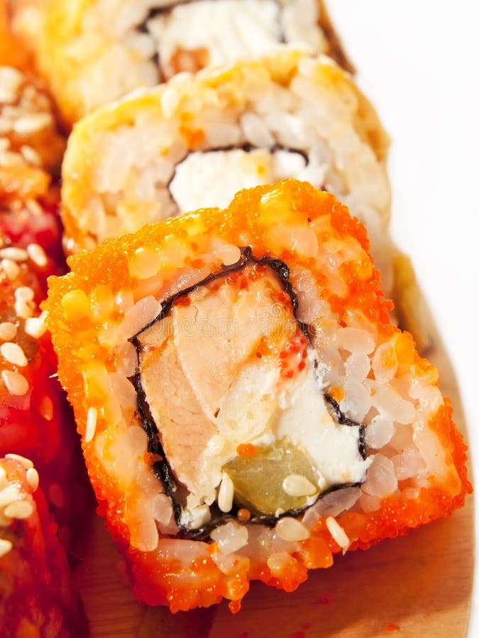 De Broodjes Van Sushi Met Zalm En Dille Stock Afbeelding - Image of ...