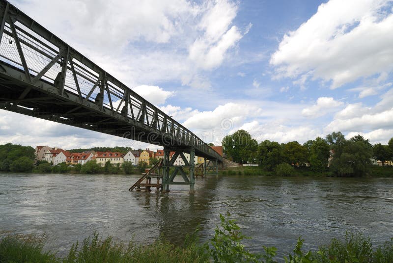 De brug van het staal stock foto. Image of staal, metaal - 20319178
