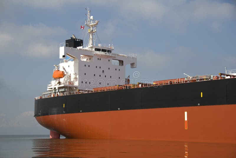 De Brug Van Het Vrachtschip Stock Foto - Image of internationaal, groot ...