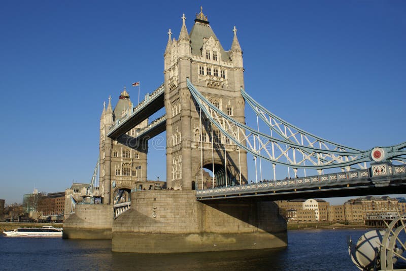 London Bridge stock foto. Image of doorgang, graniet, monument - 5687788