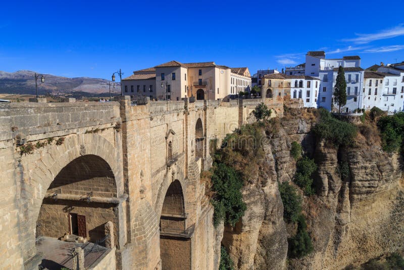 De Brug Van Puentenuevo in Ronda, Spanje Stock Foto - Image of ...