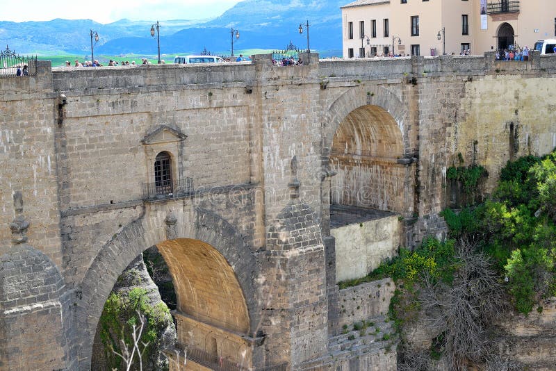 De Brug Van Puentenuevo in Ronda, Spanje Stock Afbeelding - Image of ...
