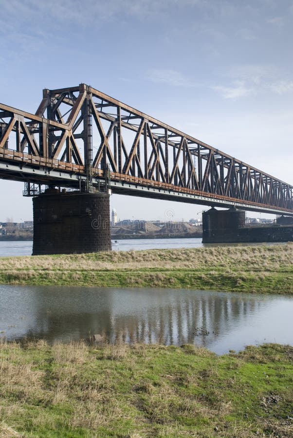 De brugdetail van Rijn stock foto. Image of brug, roest - 5633368